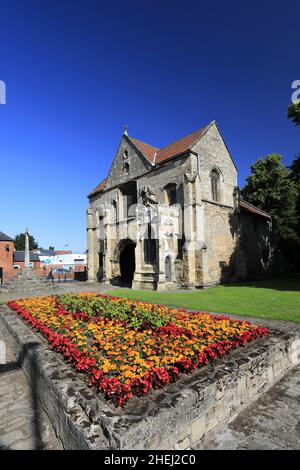 The Gatehouse of the Priory Church of Our Lady and St Cuthbert, Worksop ...