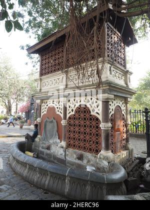 Seth Gangalal V. Mulji Nandlal Pyau (water fountain) at Horniman Circle ...