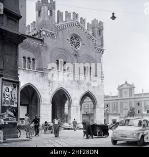 black and white image of street scene in Seattle Stock Photo - Alamy
