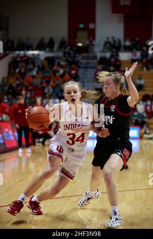Nebraska Cornhuskers guard Allison Weidner (3) shoots the ball against ...