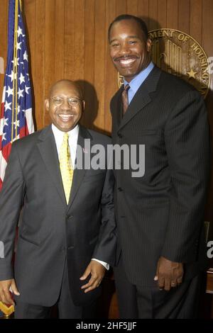 Secretary Alphonso Jackson with Charles Mann. Secretary Alphonso ...