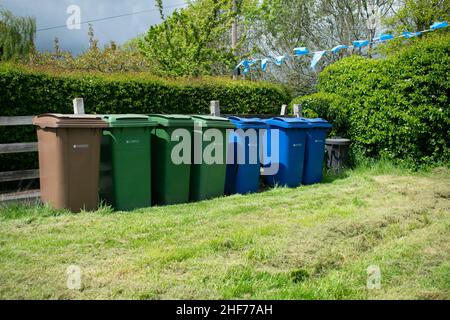 British recycling waste bins - segregation responsibility for plastic ...