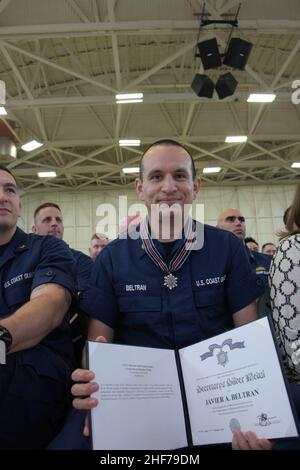 Secretary Kelly Meets with USCG Sector San Diego Personnel (32074881174 ...