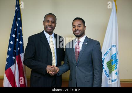 Secretary Carson visits Atlanta Field Office (24373889288 Stock Photo ...
