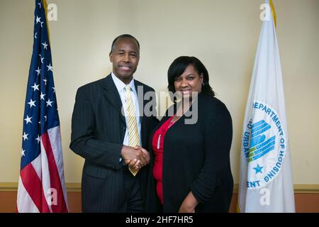 Secretary Carson visits Atlanta Field Office (26469425609 Stock Photo ...