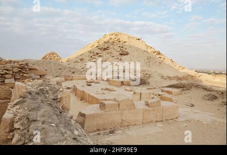 The 5th Dynasty Pyramid of Nyussere at Abu Sir, Egypt Stock Photo - Alamy