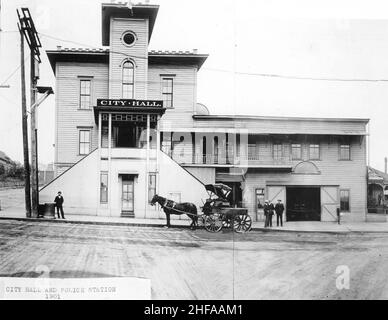 Seattle city hall and police headquarters Stock Photo - Alamy