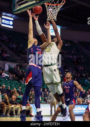 Florida Atlantic center Vladislav Goldin (50) drives to the basket as ...