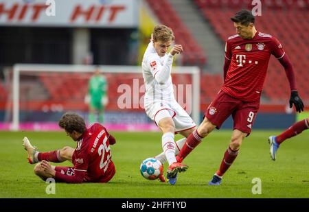 Thomas Mueller (Muenchen), Timo Hübers (Köln) 1. FC Köln - Bayern ...