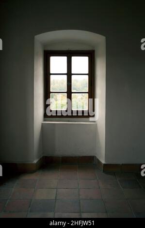 Old window in empty room Stock Photo - Alamy