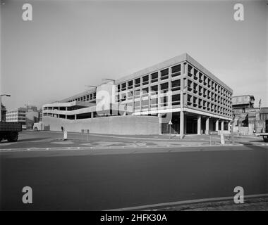 concrete structure with exposed steel bars in pillar Stock Photo - Alamy