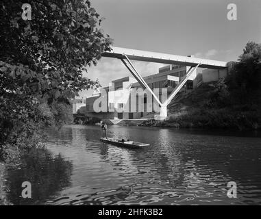 Kingsgate Bridge and Durham University students union building, Durham ...