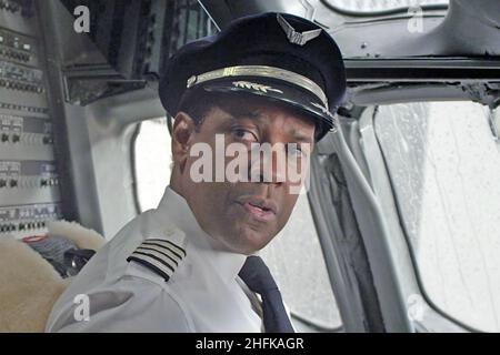 FLIGHT, Denzel Washington, 2012. ©Paramount Pictures/Courtesy Everett ...