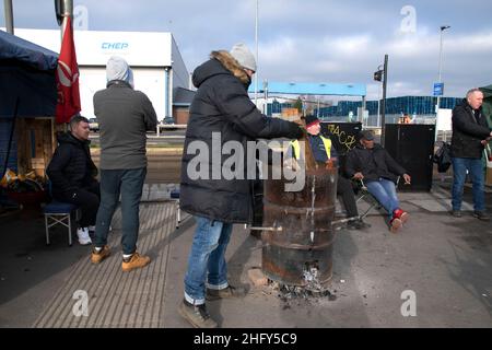 CHEP UK Picket Line Stock Photo - Alamy