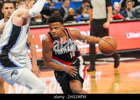Portland Trail Blazers guard Dennis Smith Jr. (10) in the first half of ...