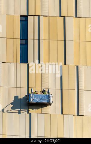 The new Hilton Hotel in the Victoria Square Development, Woking town ...