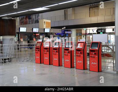 Airport check in terminals, Self service machine or airline check-in ...