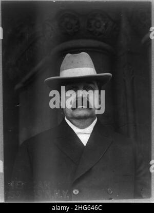 Senator William Lorimer, 1861-1934, bust portrait, facing front Stock ...