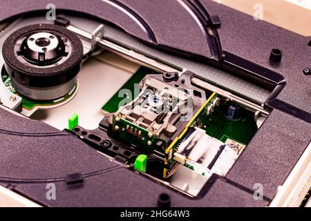 pictures of electronic equipment, kitchen utensils. But also various ...