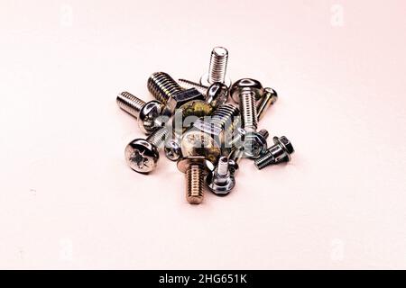 pictures of electronic equipment, kitchen utensils. But also various ...