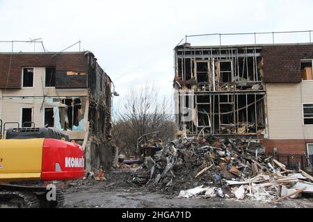 Bronx, USA. 19th Jan, 2022. (NEW) An explosion at Bronx house causing ...