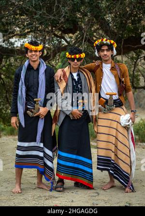Portrait of saudi flower men, Asir province, Al Farsha, Saudi Arabia ...