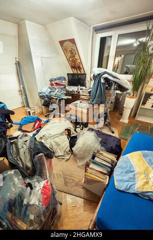 Flat move, chaos with boxes and furniture, flat, Bavaria, Germany Stock ...