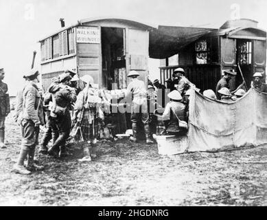 Wounded British soldiers, Western Front, WW1 Stock Photo - Alamy