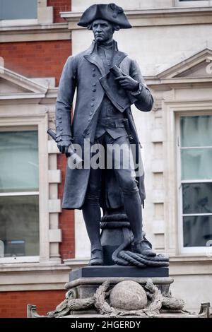 Statue of Captain Jame Cook, The Mall, London, UK Stock Photo - Alamy