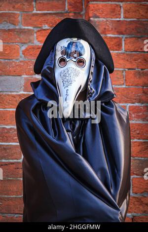 Venice carnival participant in Plague Doctor Mask Stock Photo - Alamy