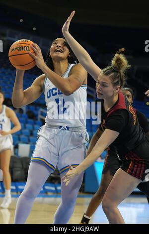 Southern California guard Bella Perkins (12) dribbles against Stanford ...
