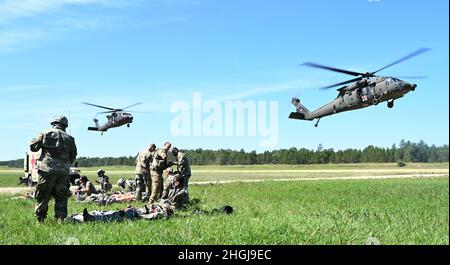 Army Reserve medics from the 396th Combat Support Hospital, 807th ...