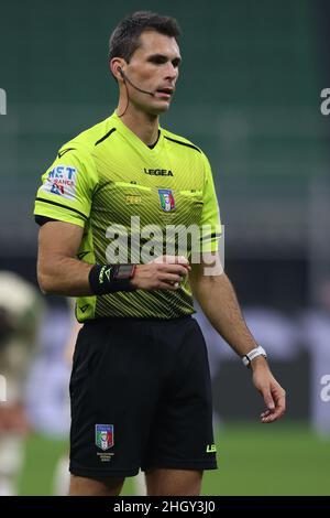 Referee Matteo Marchetti during the Serie A match between US ...
