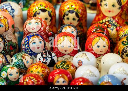 Traditional Russian souvenirs Matryoshka on shelfs in souvenir shop ...