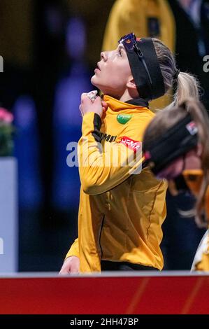 HEERENVEEN, NETHERLANDS - JANUARY 5: Joy Beune talking to a reporter ...