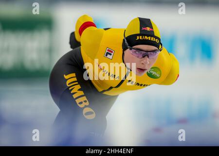 HEERENVEEN, NETHERLANDS - JANUARY 5: Joy Beune talking to a reporter ...