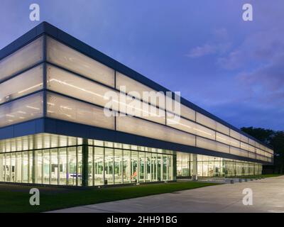 IIT Innovation Center designed by John Ronan Stock Photo - Alamy