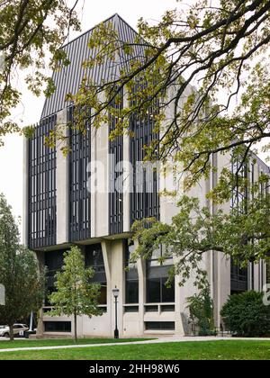 Pick Hall designed by Ralph Rapson Stock Photo - Alamy