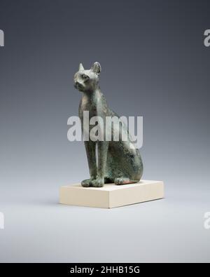 Ancient Egyptian cat mummy, 664-332 BC, Louvre Museum inv N2678C.Cat ...