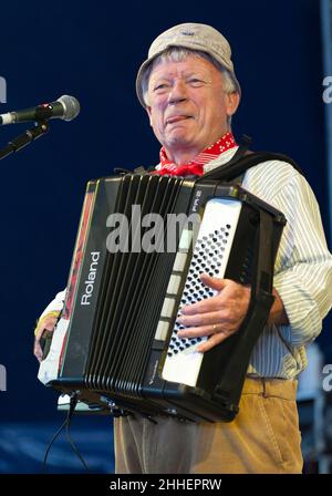 Tommy Banner of the Wurzels performing at the Wickham festival, UK in ...