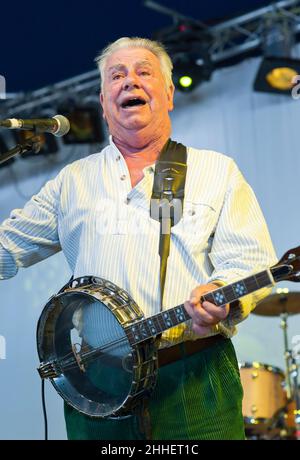 Pete Budd of The Wurzels band Stock Photo - Alamy