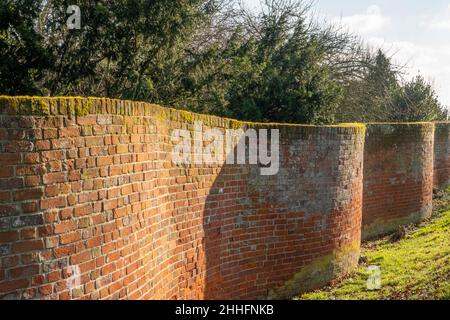 Crinkle crankle or serpentine wall, Easton, Suffolk, England Stock ...