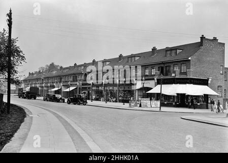 Field End Road shops, Eastcote 3rd May 1935 Stock Photo - Alamy
