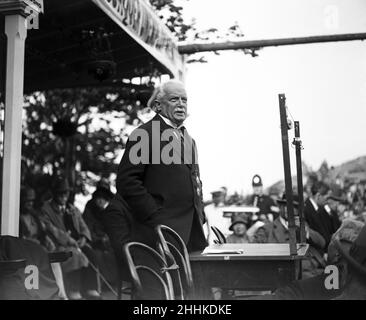 David Lloyd George speaking at Llandudno. 30th May 1929 Stock Photo - Alamy