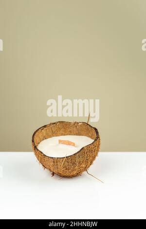 Close-up of white soy wax flakes for candle making Stock Photo - Alamy