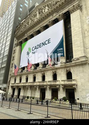 Cadence Bank launched its new logo at the New York Stock Exchange (NYSE ...