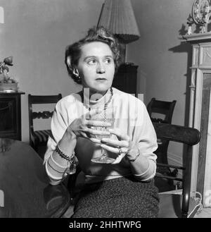 War - Second World War - Odette Sansom George Cross Stock Photo - Alamy