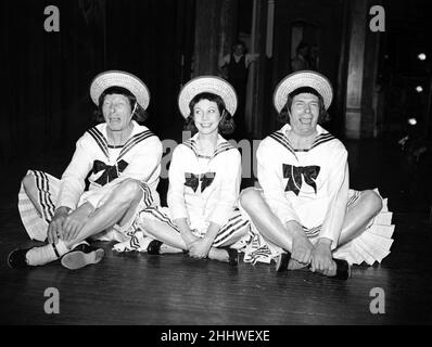DANNY KAYE LAURENCE OLIVIER VIVIEN LEIGH JERRY DESMONDE and ORSON ...