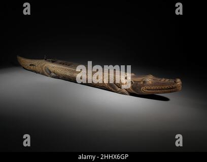 Saùng-Gauk 19th century Burmese This richly decorated arched harp has ...