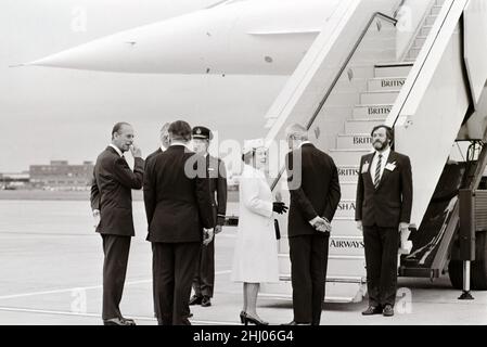 Lord King of Wartnaby viewing British Airways Concorde 1989 with Queen ...
